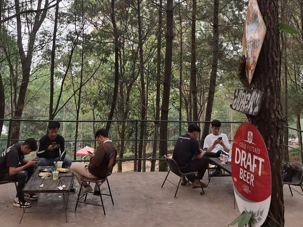 AREA BARAT CAFE, TEMPAT NONGKRONG KEKINIAN DI KOTA BATU - Siarindo Media