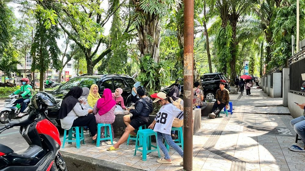 PEDAGANG BA'SO BNI CABANG UB KIAN RAMAI, JADI FAVORIT MAHASISWA DAN ...