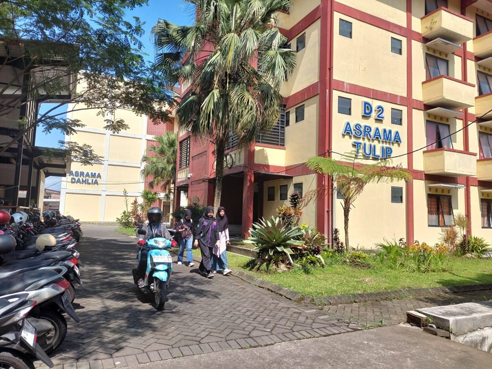 STRATEGIS DAN NYAMAN, ASRAMA UM JADI HUNIAN FAVORIT MAHASISWA ...